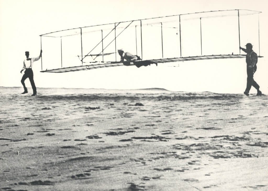 What Year Did The Wright Brothers Make Their First Successful Powered ...
